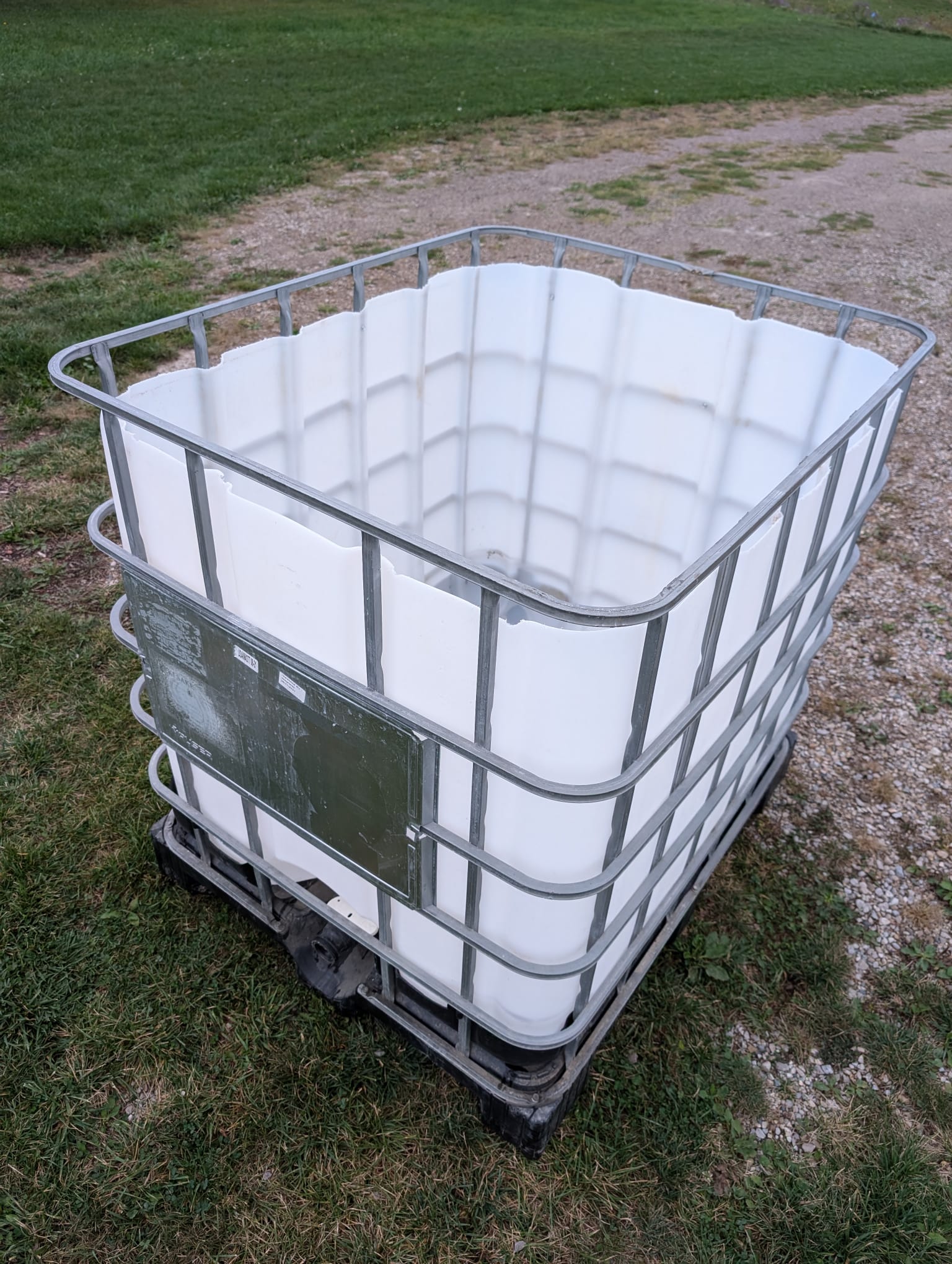 Open Top IBC Tote/Tank | AGC CANADA
